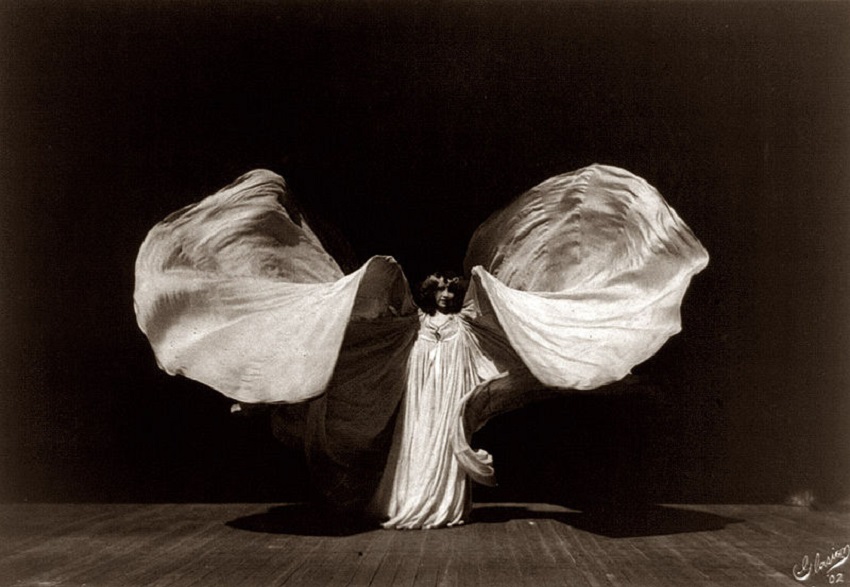 The Serpentine Dance and Loïe Fuller – Women'n Art